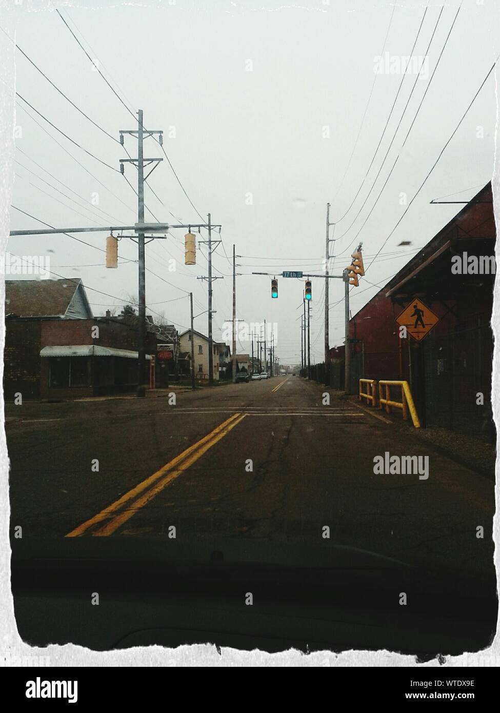 Road on pylons hi-res stock photography and images - Alamy