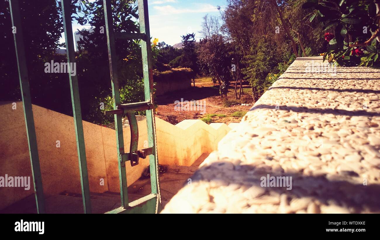 Open staircases hi-res stock photography and images - Alamy