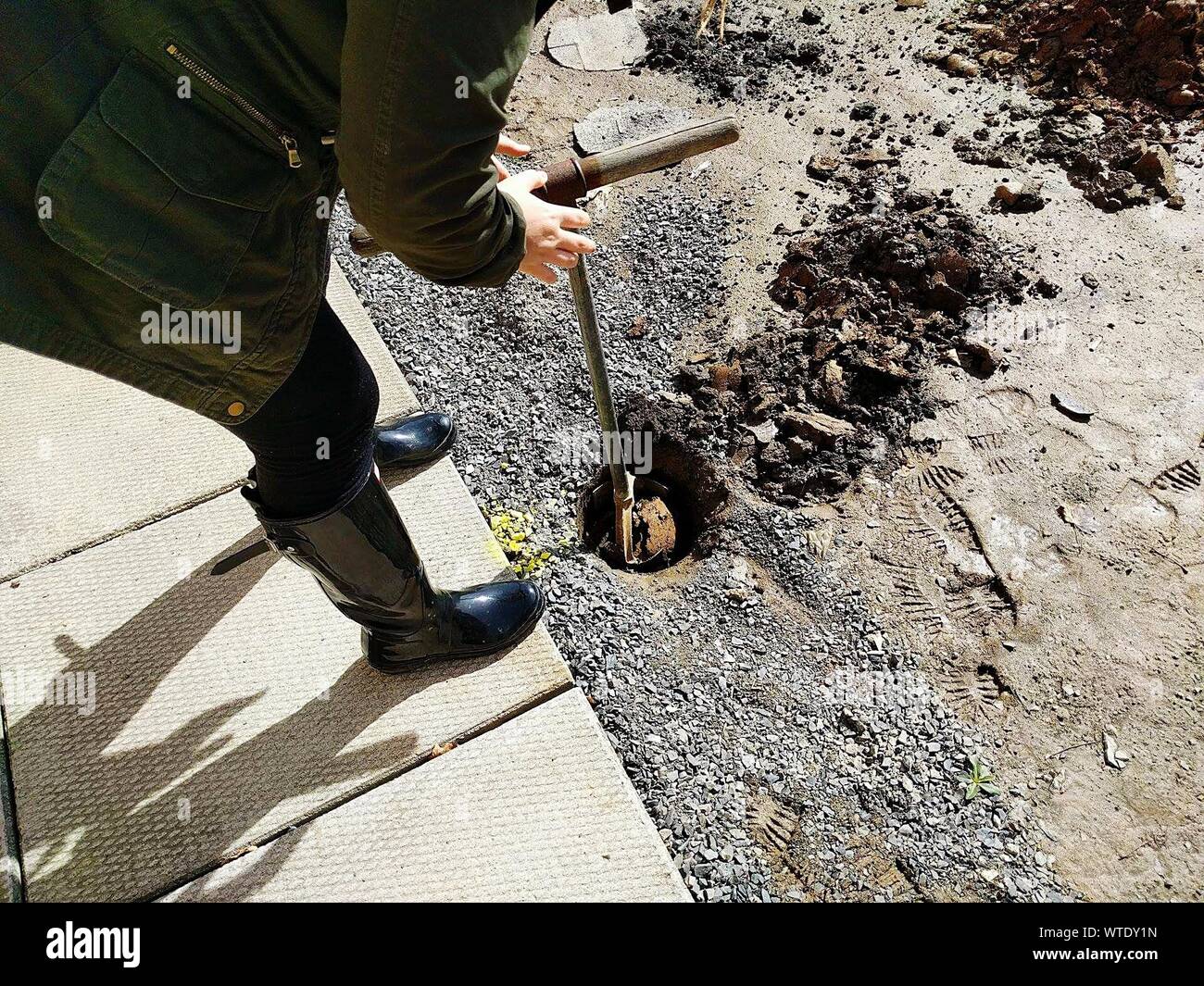 Hole drill hi-res stock photography and images - Alamy