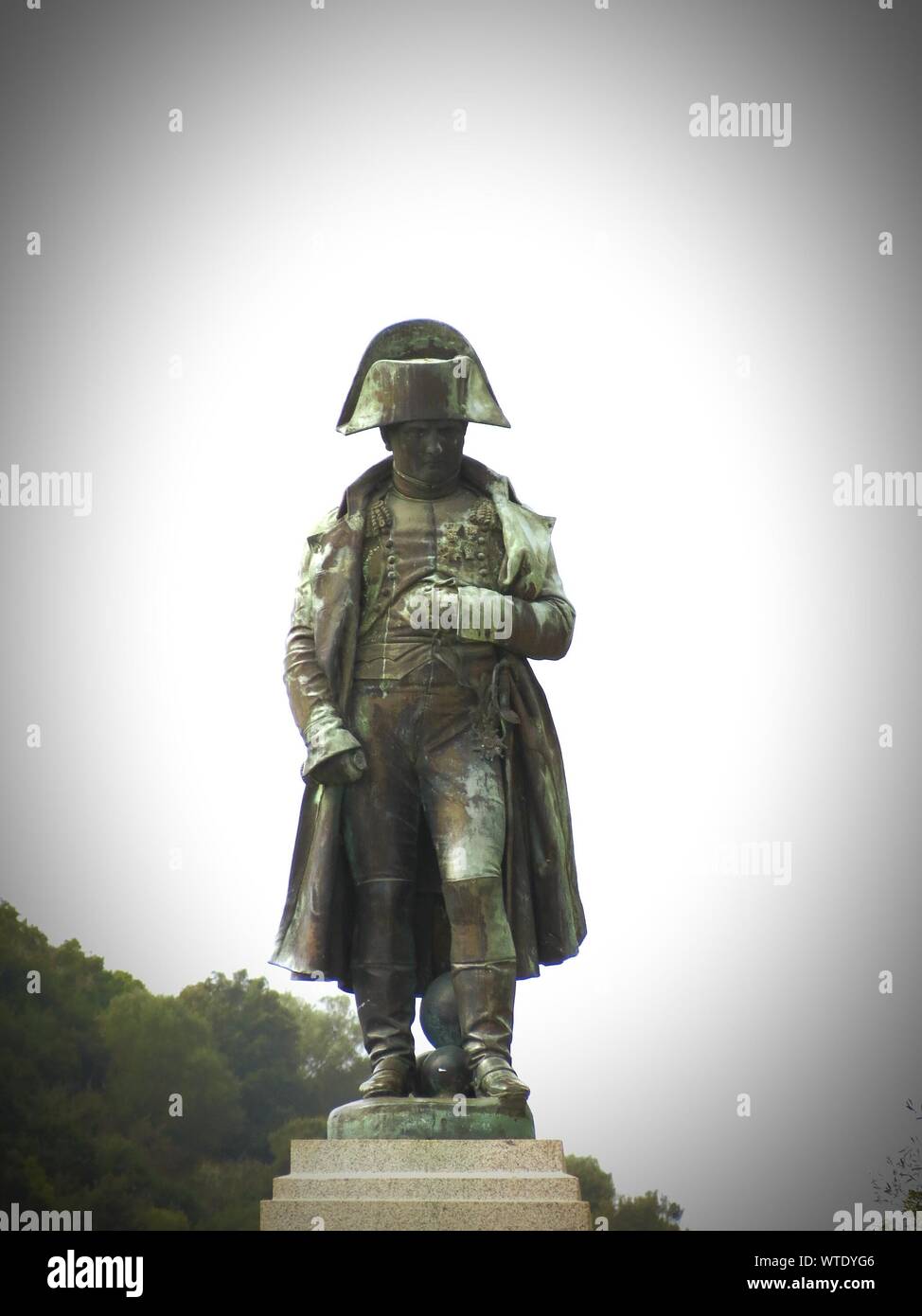 Statue napoleon hi-res stock photography and images - Alamy