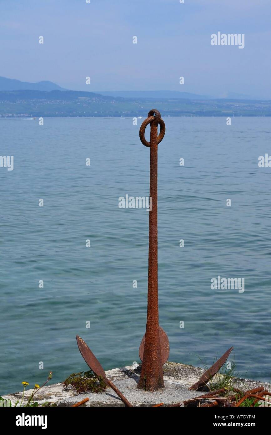 Metal ring on pole hi-res stock photography and images - Alamy