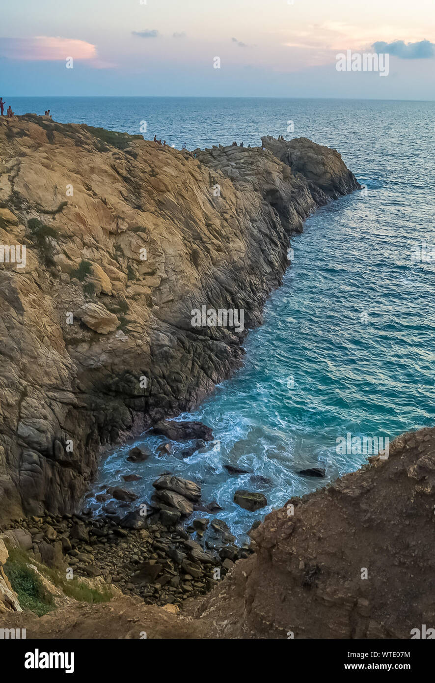 cliffs of punta cometa beach in mazunte oaxaca mexico Stock Photo - Alamy
