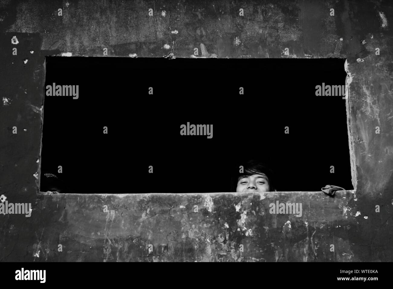 Man Peeking Window High Resolution Stock Photography and Images - Alamy