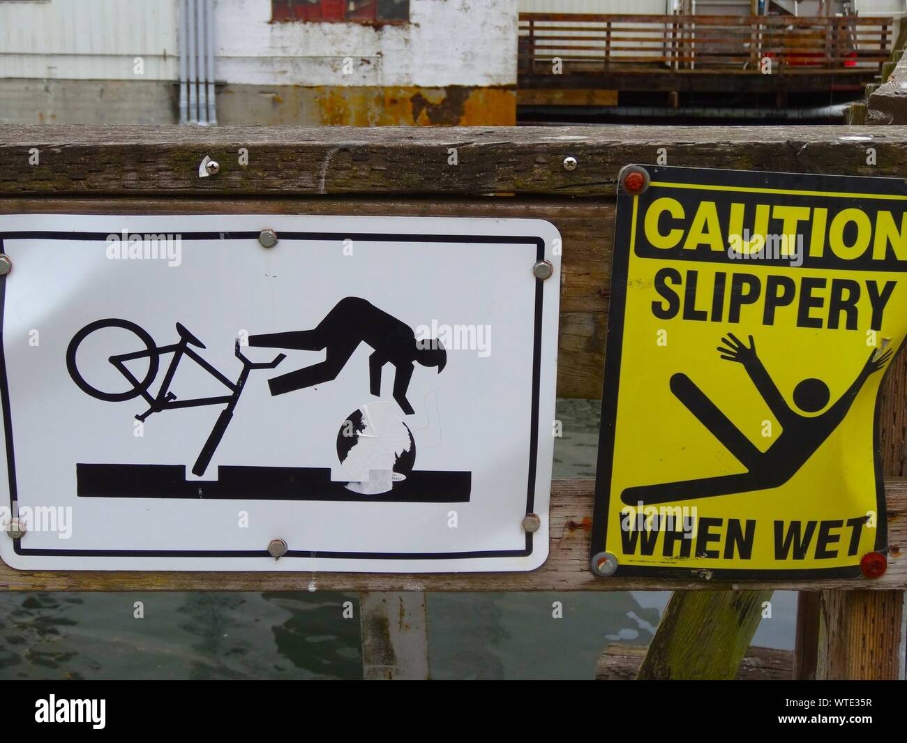 Warning on railing hi-res stock photography and images - Alamy