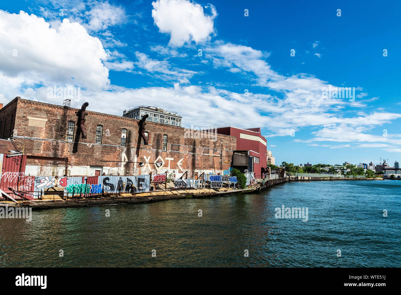 Abandoned factories hi-res stock photography and images - Alamy
