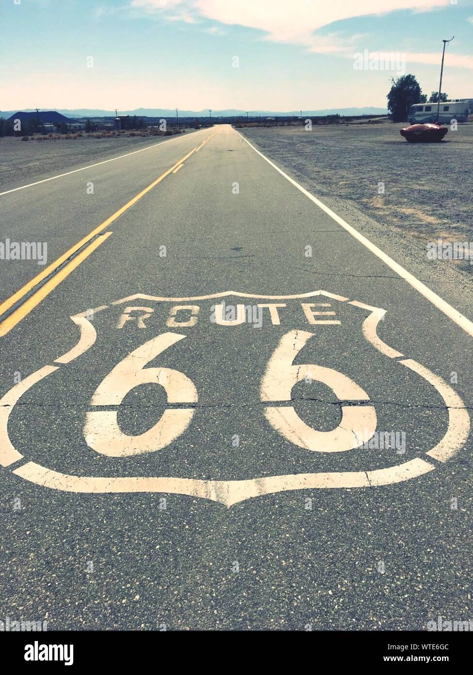 Empty route hi-res stock photography and images - Alamy