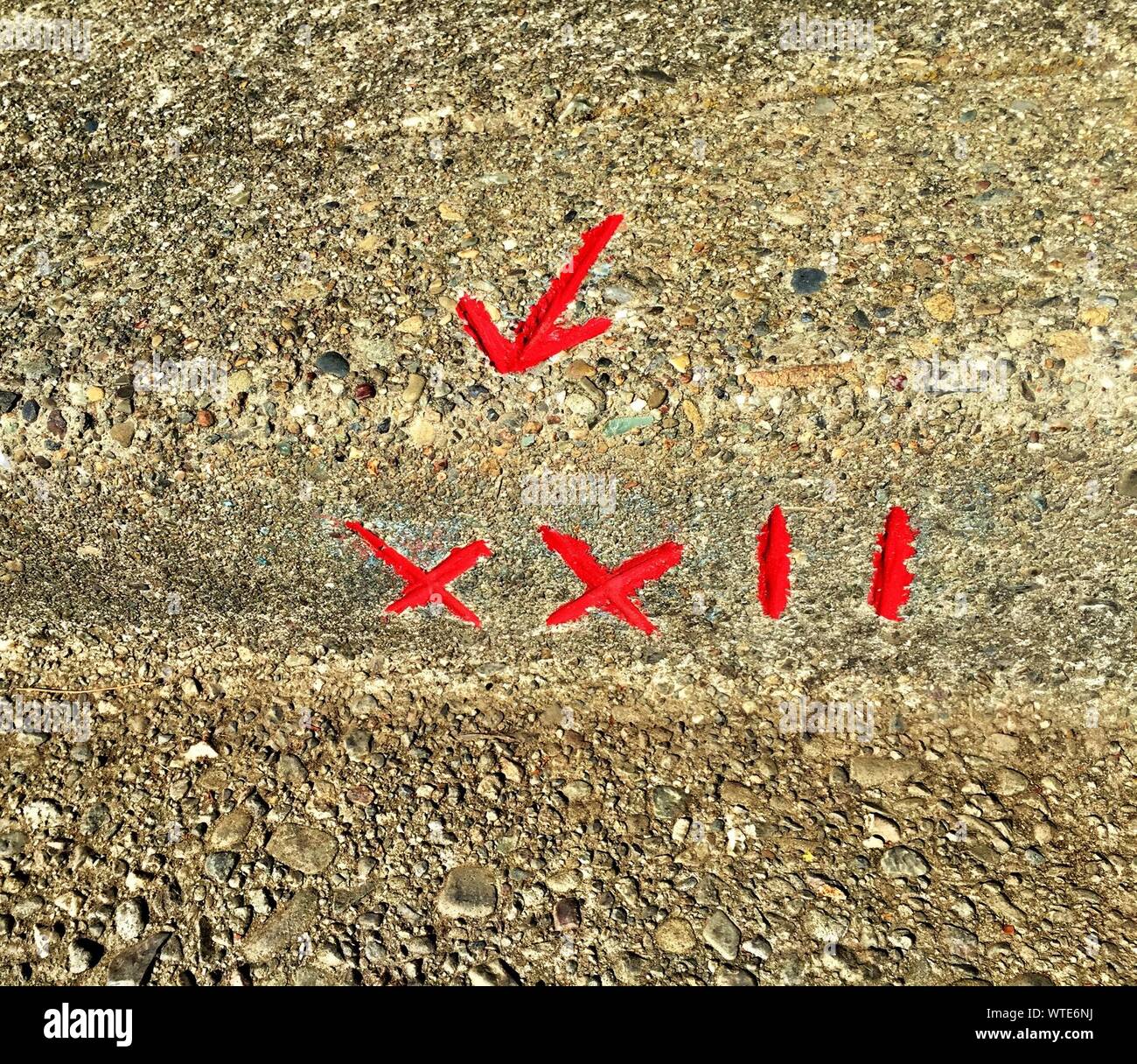 Red arrow symbol hi-res stock photography and images - Alamy