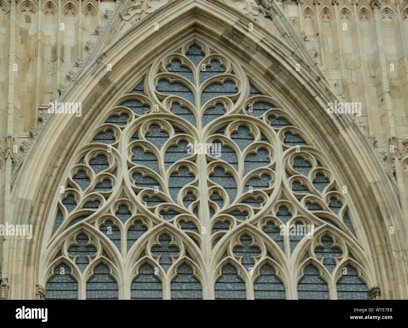 Arched window exterior hi-res stock photography and images - Alamy