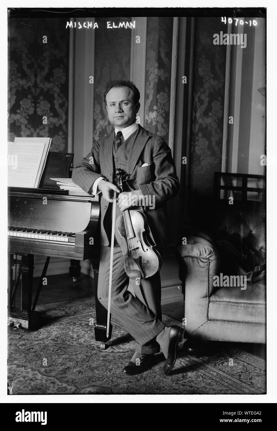 Playing classical violin Black and White Stock Photos & Images - Alamy