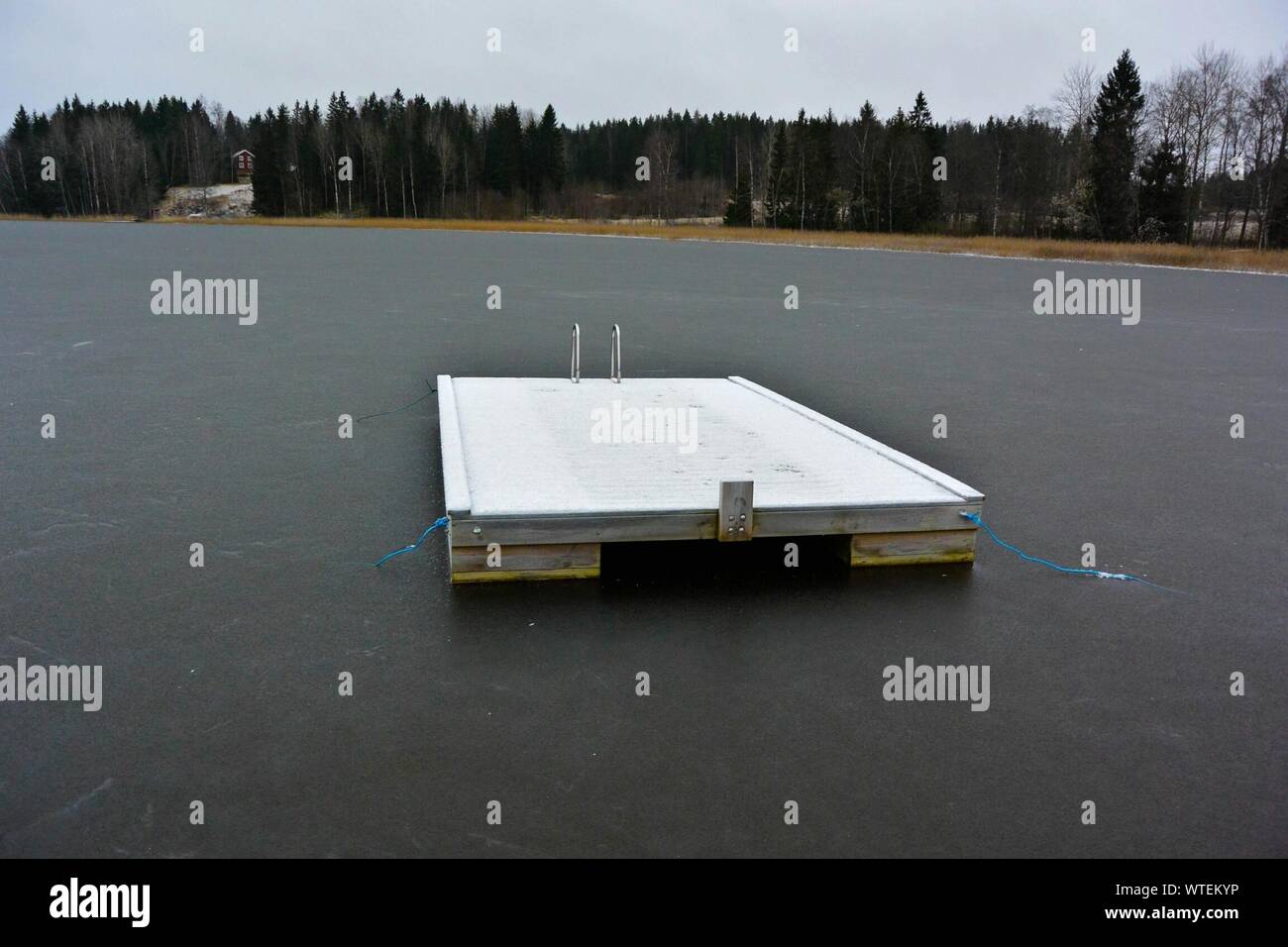 Floating platform lake hi-res stock photography and images - Alamy