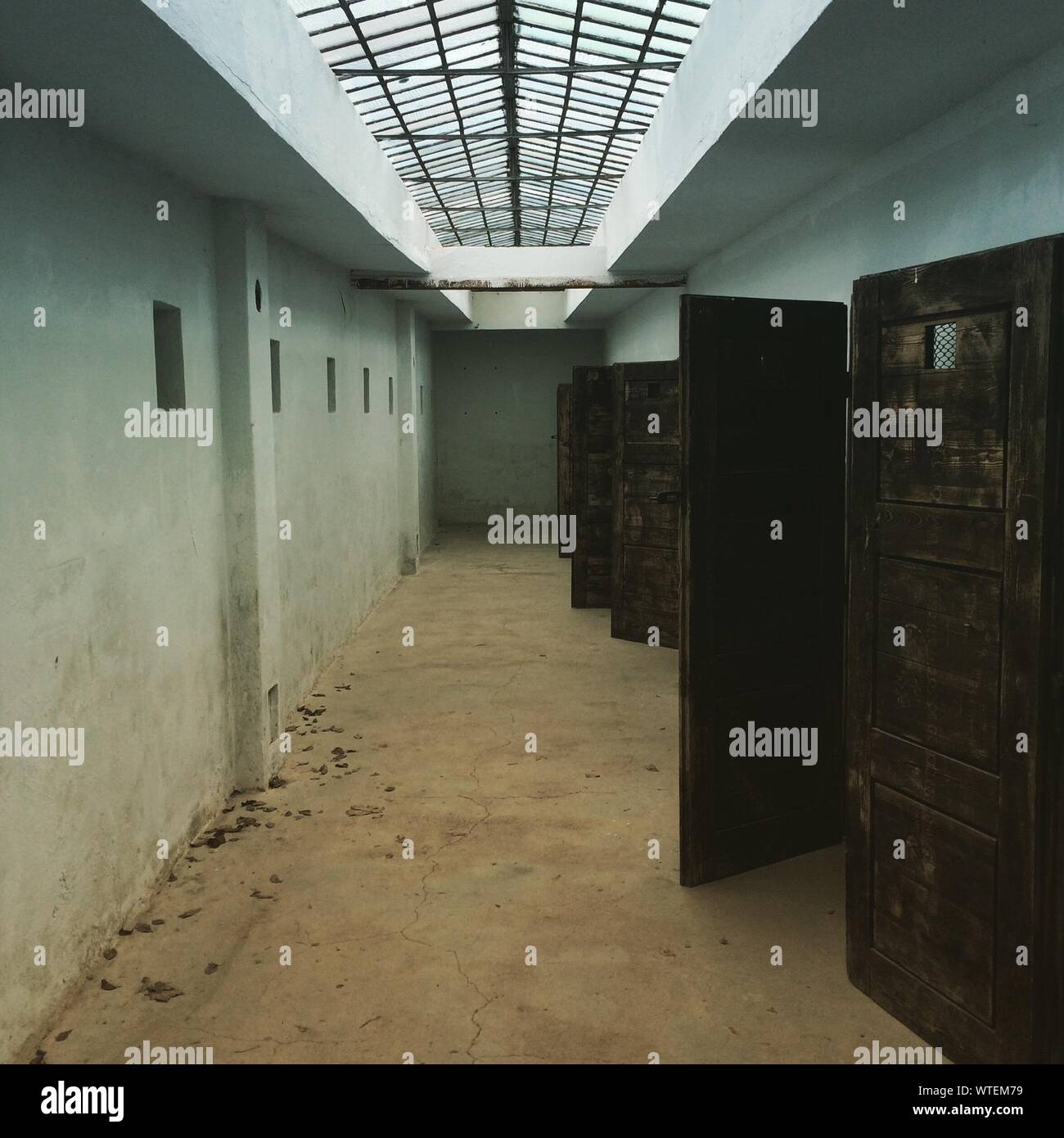 Open corridor hi-res stock photography and images - Alamy