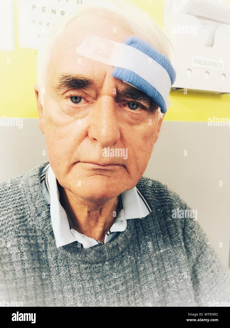Head injury hospital hi-res stock photography and images - Alamy