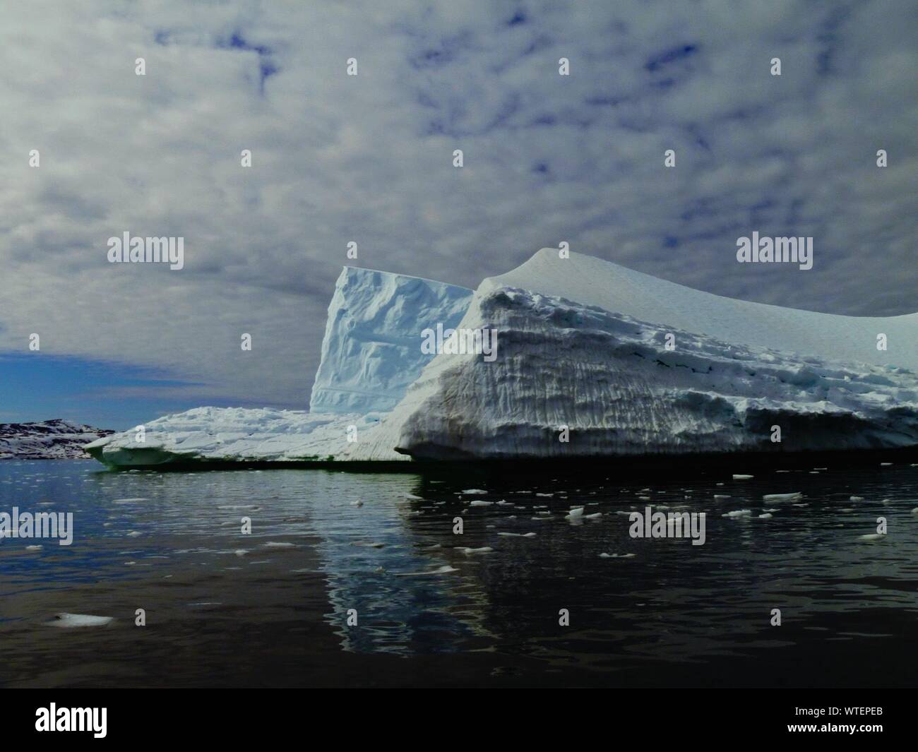 Ice over water hi-res stock photography and images - Alamy