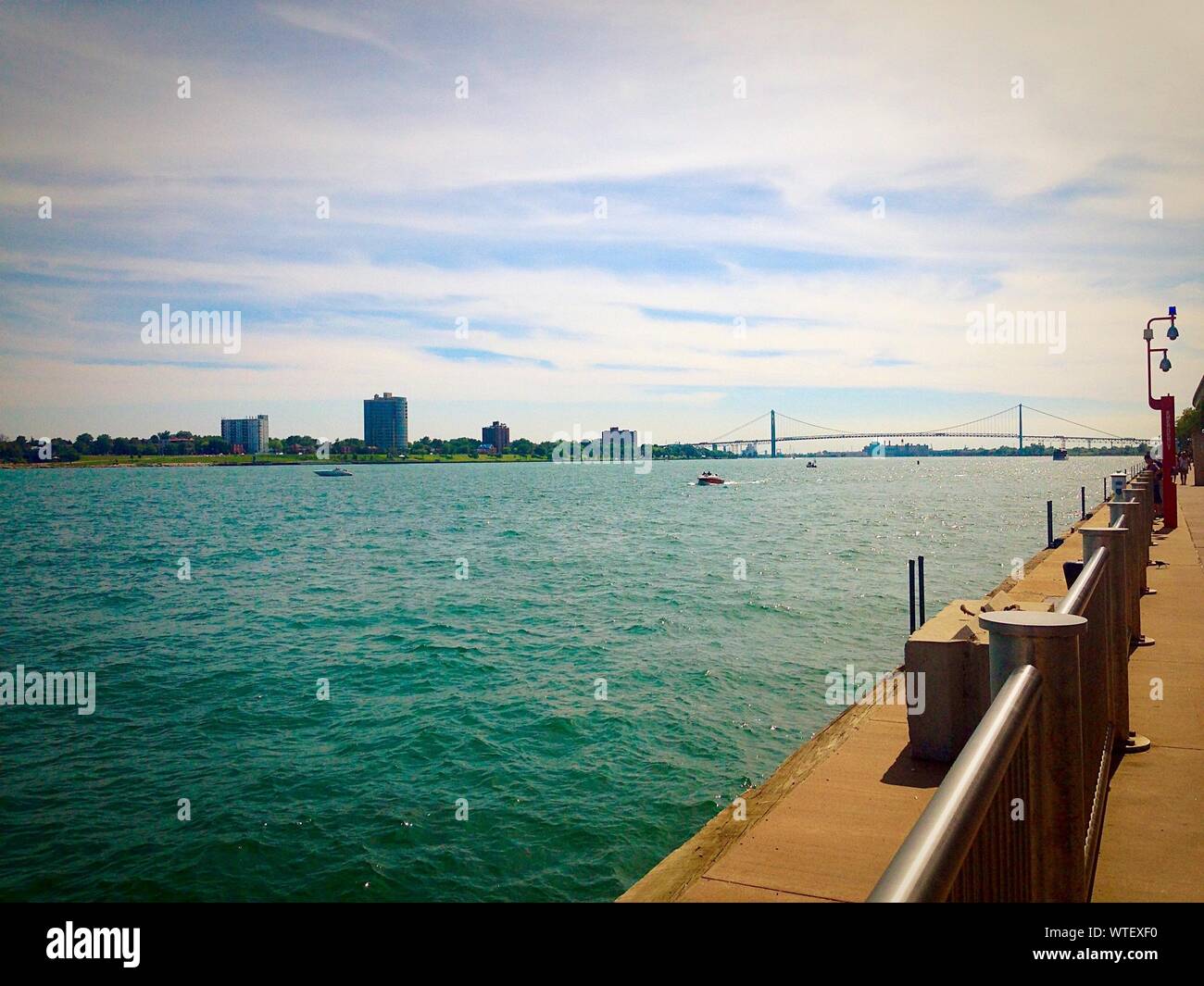 Detroit river view hi-res stock photography and images - Alamy