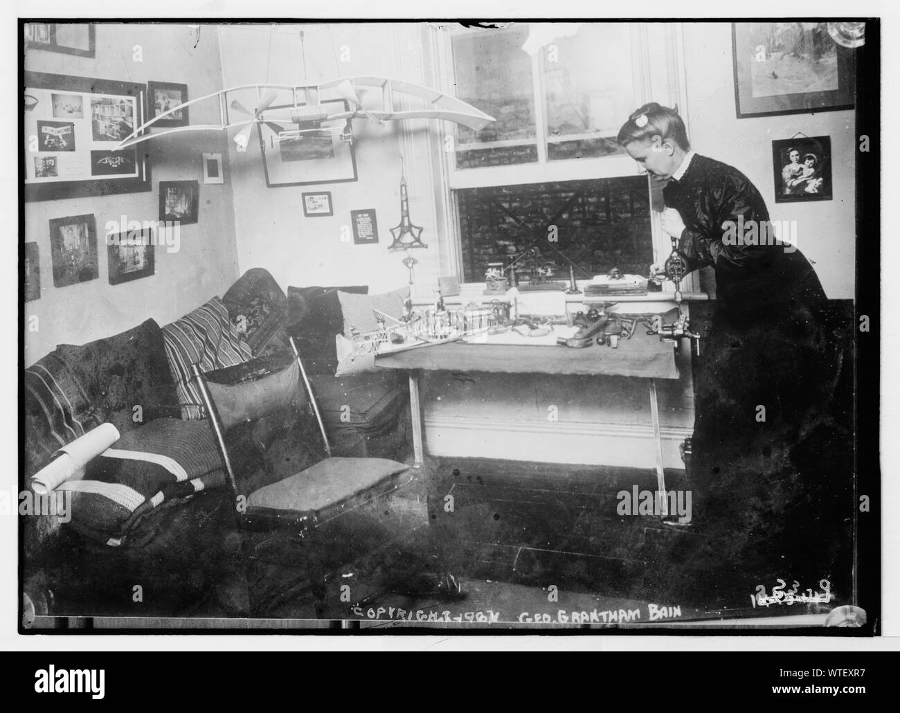 Airplane displays Black and White Stock Photos & Images - Alamy