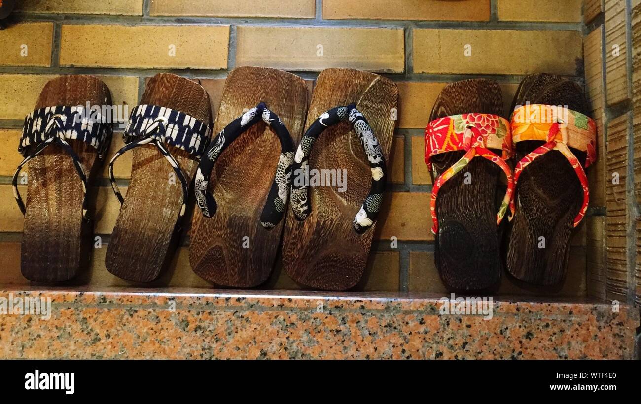 Group of flip flops hi-res stock photography and images - Alamy