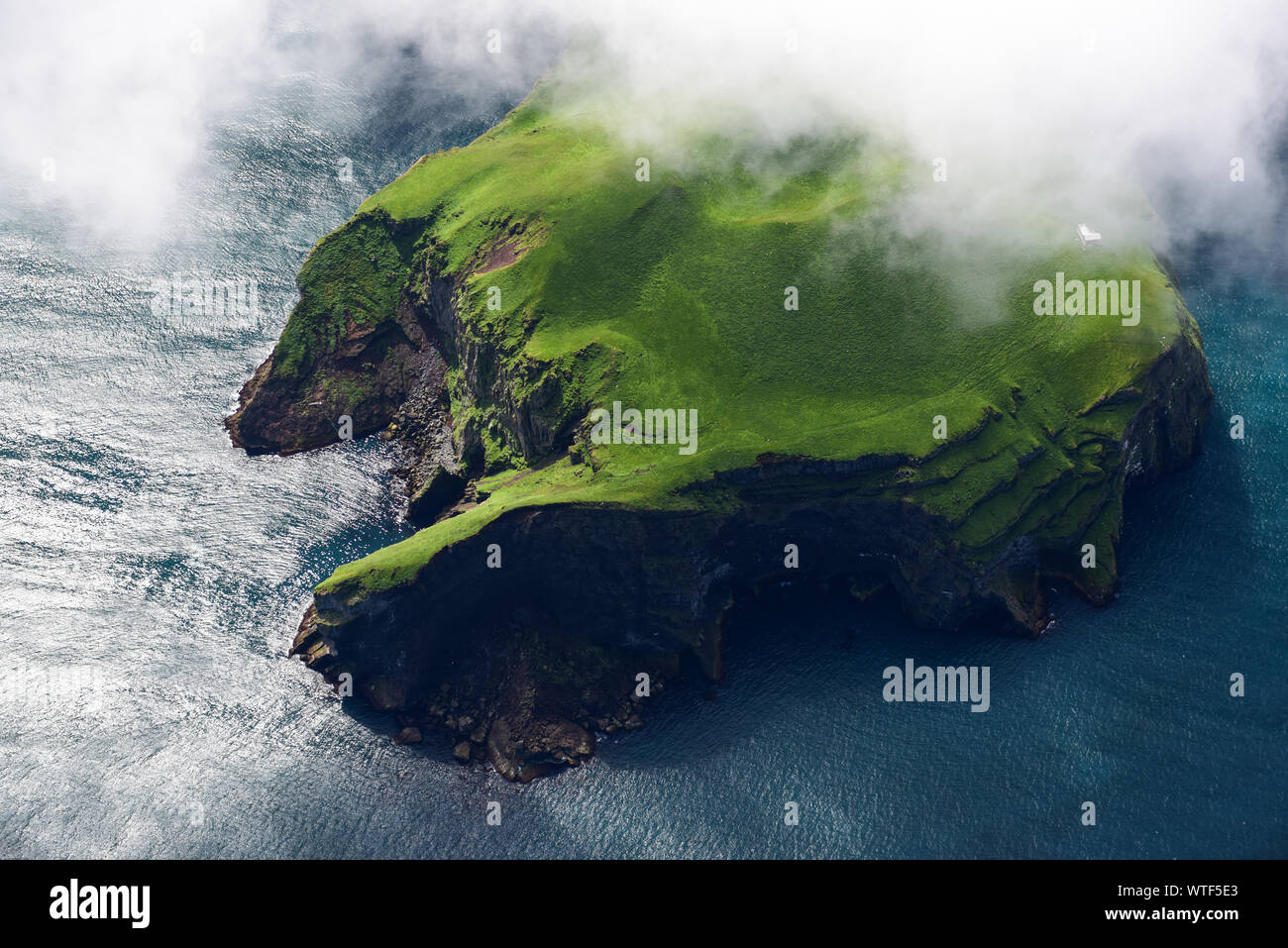 Aerial view small island hi-res stock photography and images - Alamy