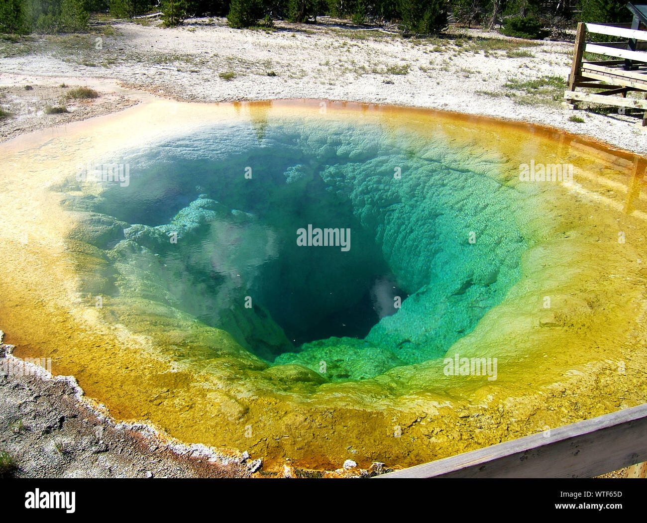 Black pool yellowstone national park hi-res stock photography and ...