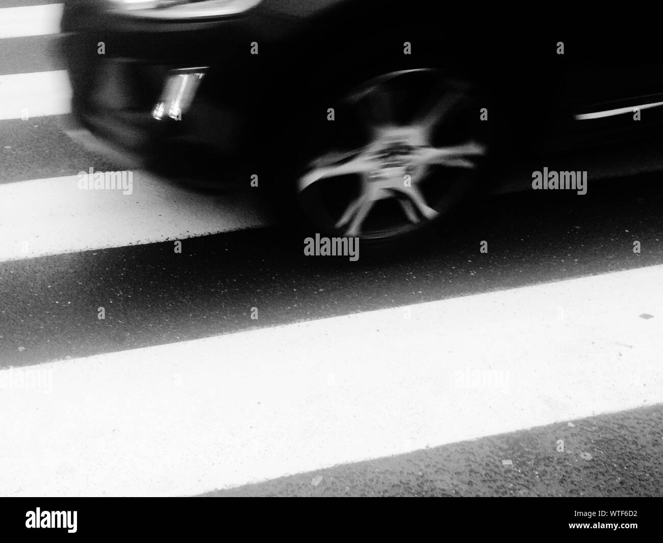 Speeding road hi-res stock photography and images - Alamy