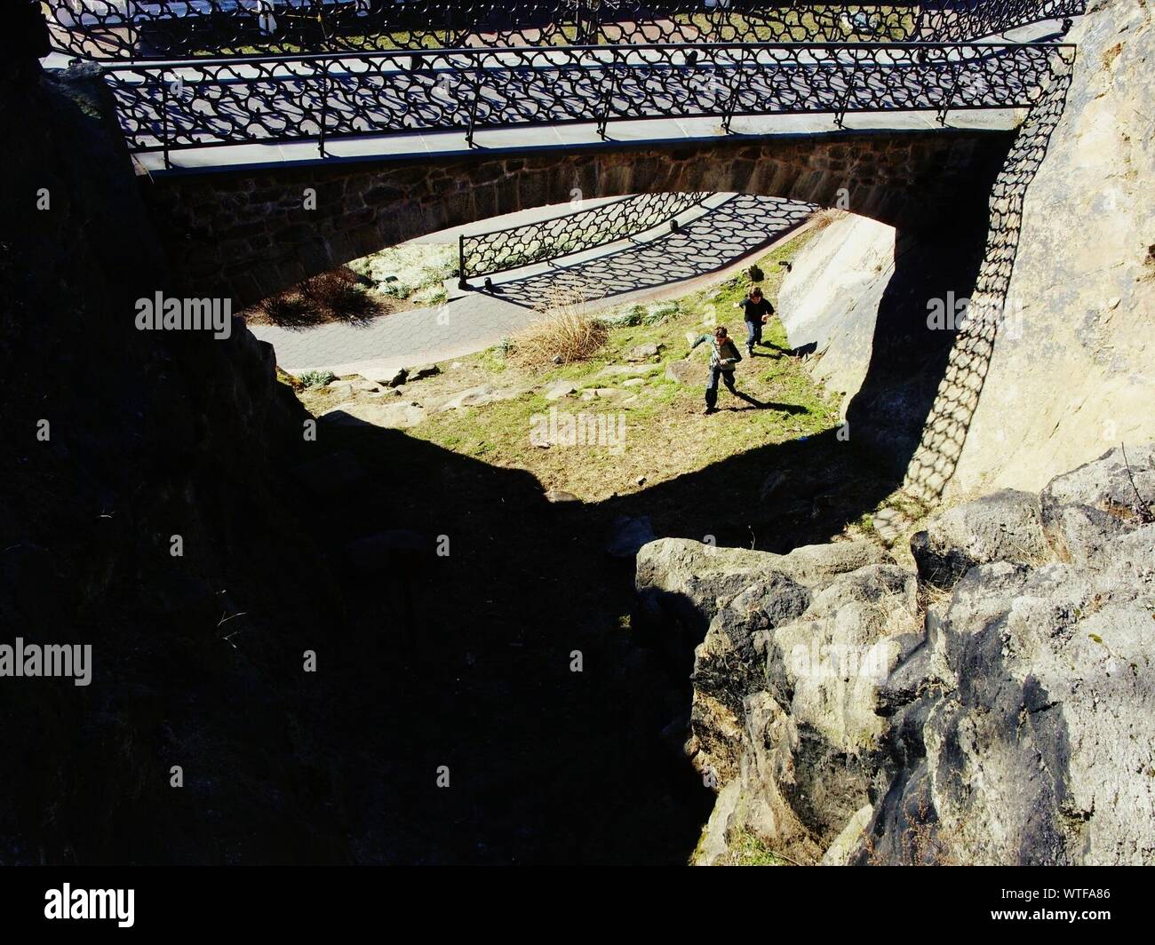 Running Under Bridge High Resolution Stock Photography and Images - Alamy