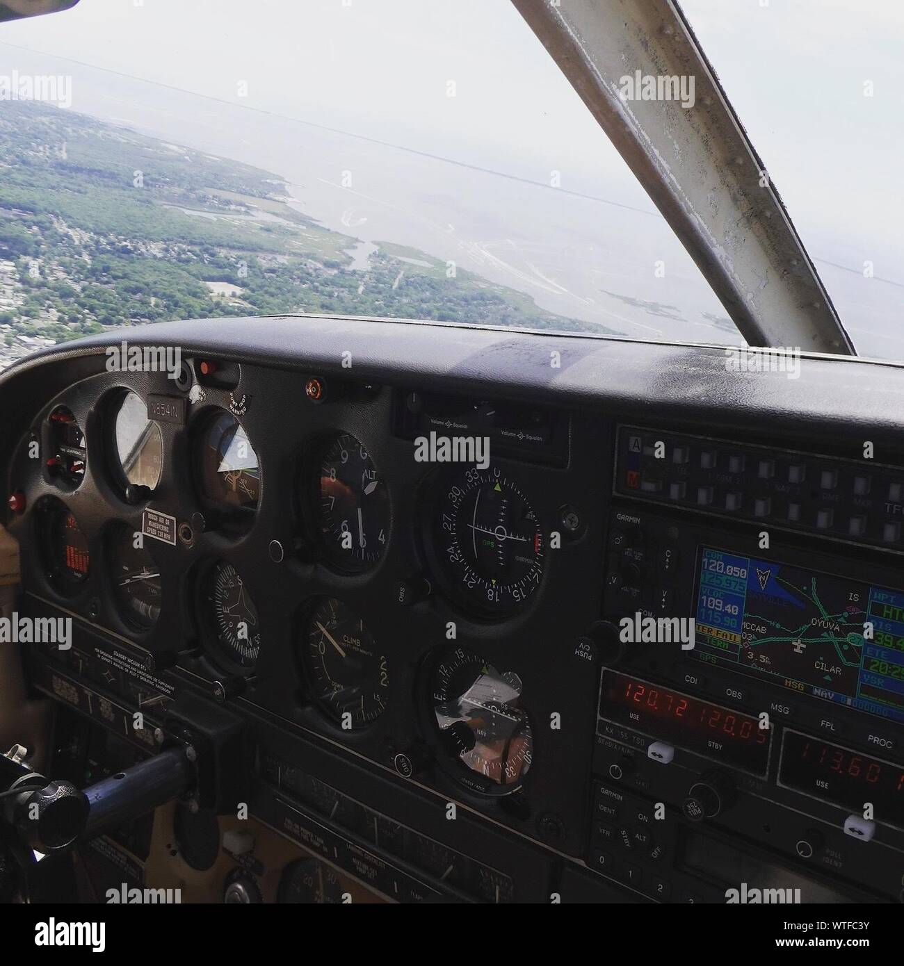 Aeroplane cockpit close up hi-res stock photography and images - Alamy