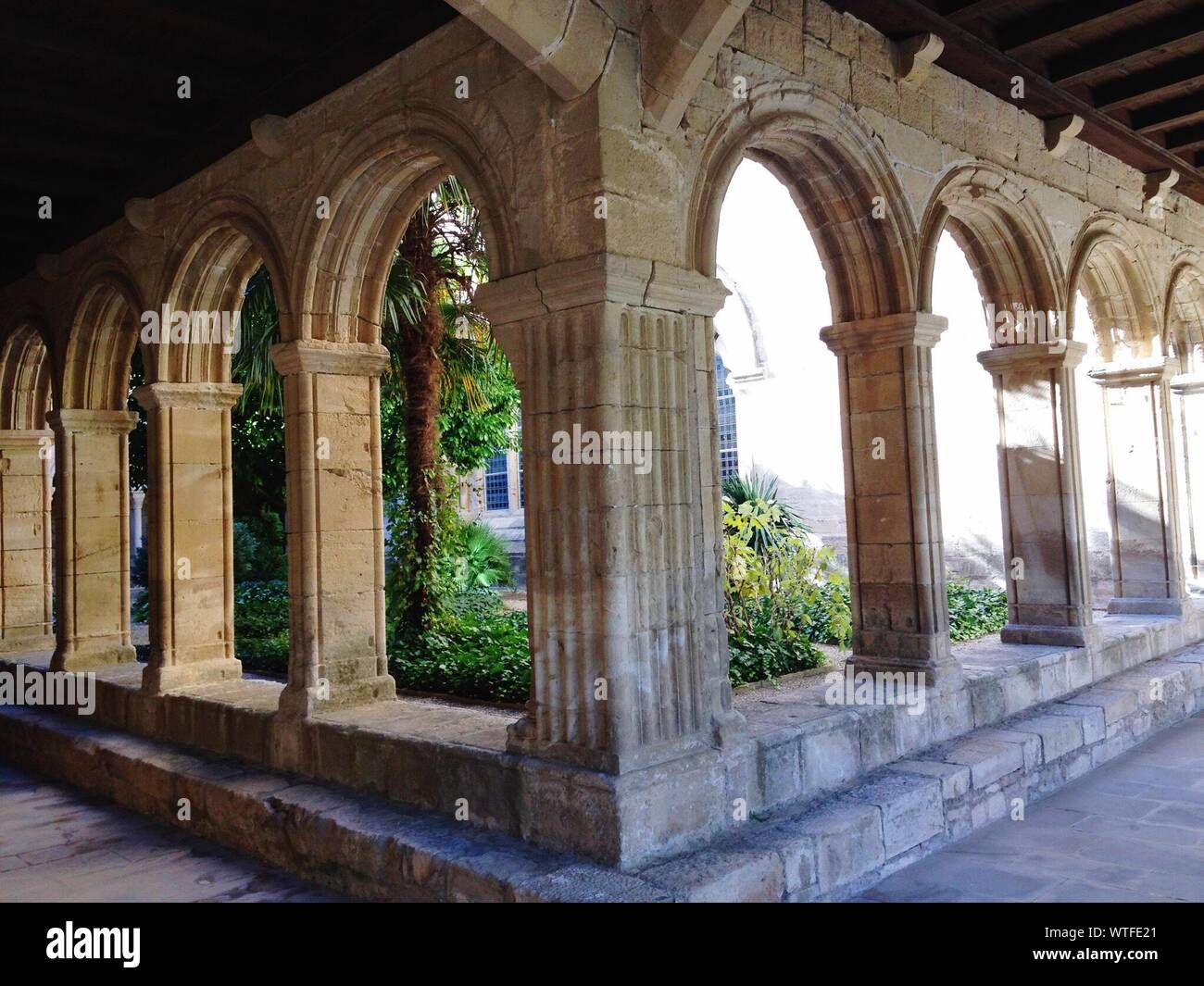 Corner courtyard hi-res stock photography and images - Alamy
