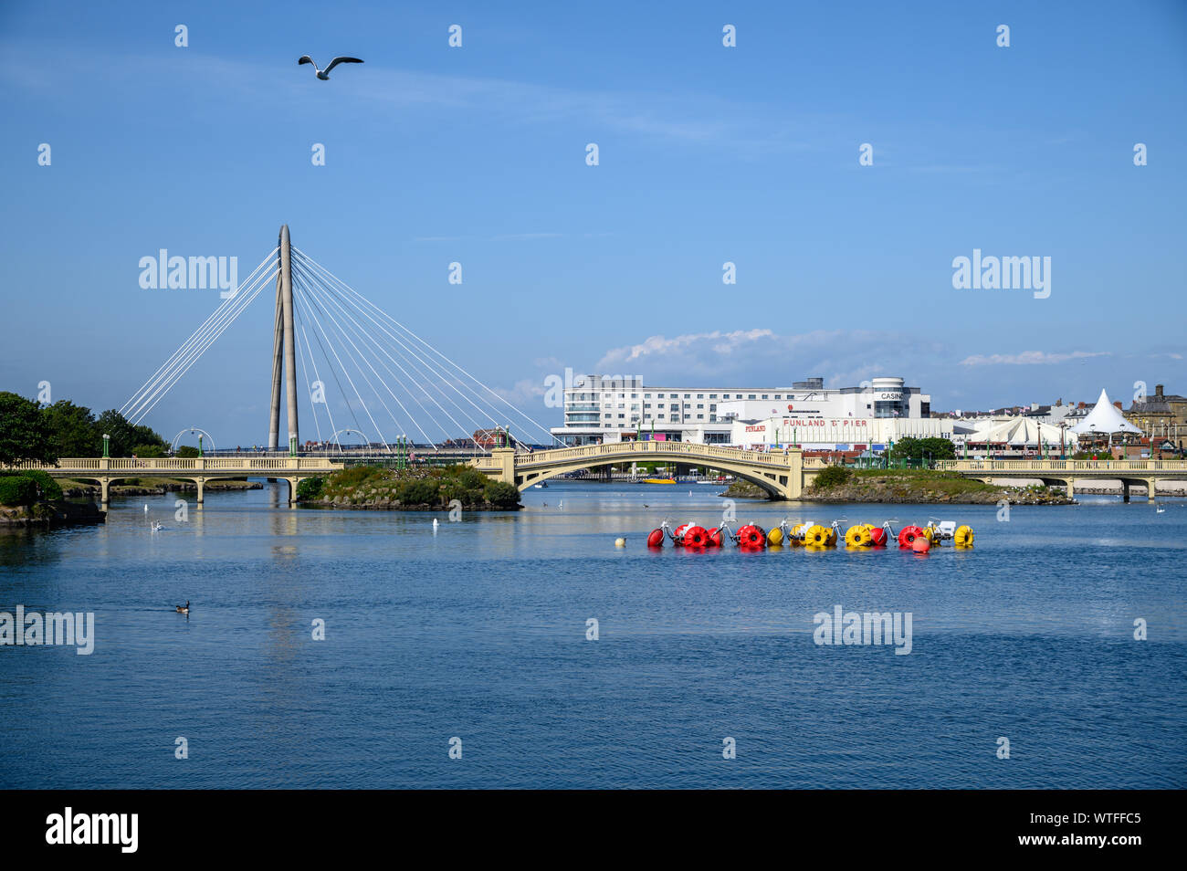 Kings’ Gardens Victorian balustrade coastal walkway footbridge over ...