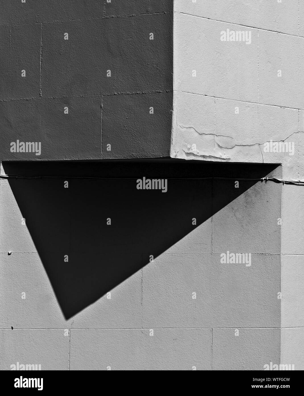 Triangle wall hi-res stock photography and images - Alamy