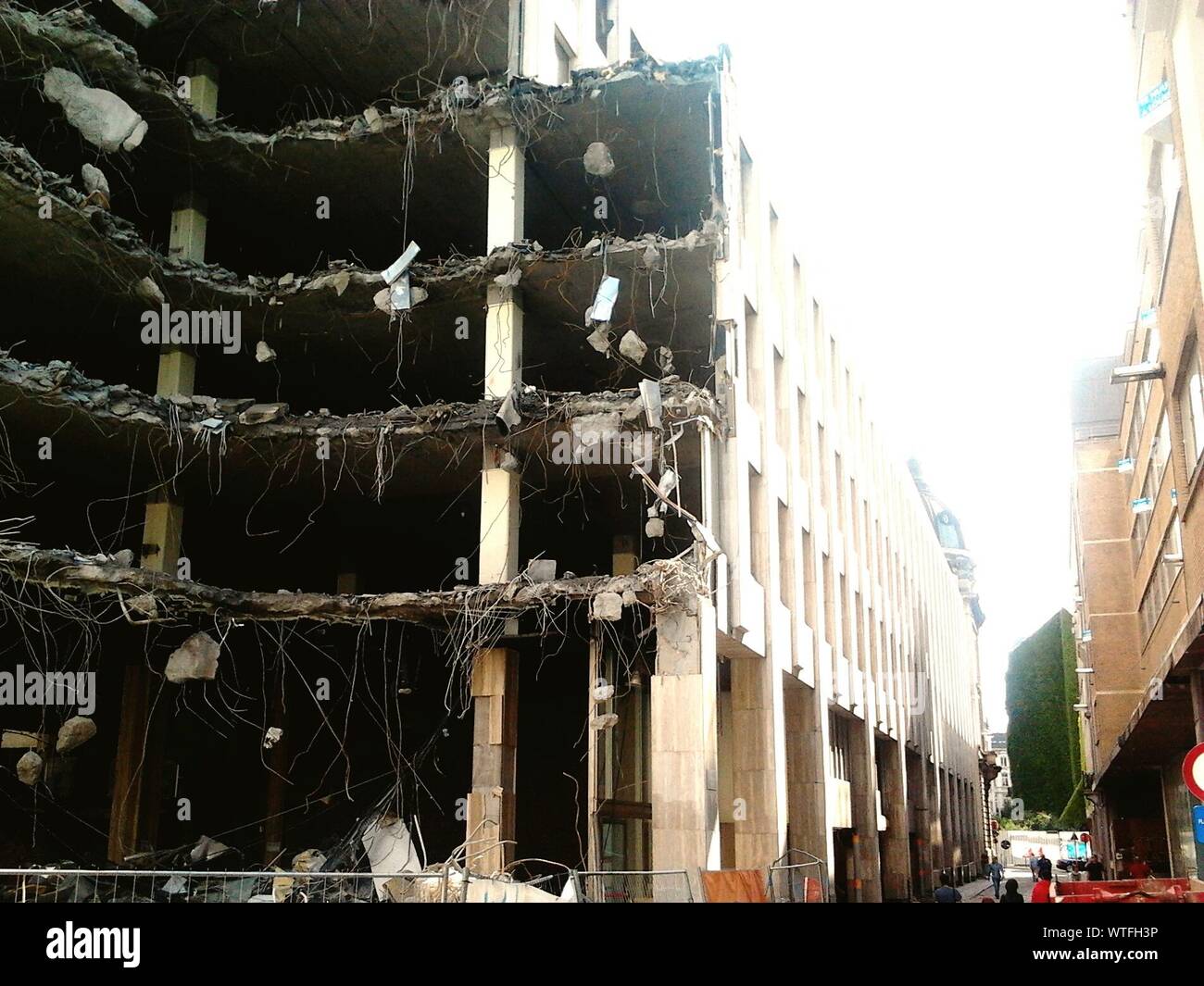 Damaged office building hi-res stock photography and images - Alamy