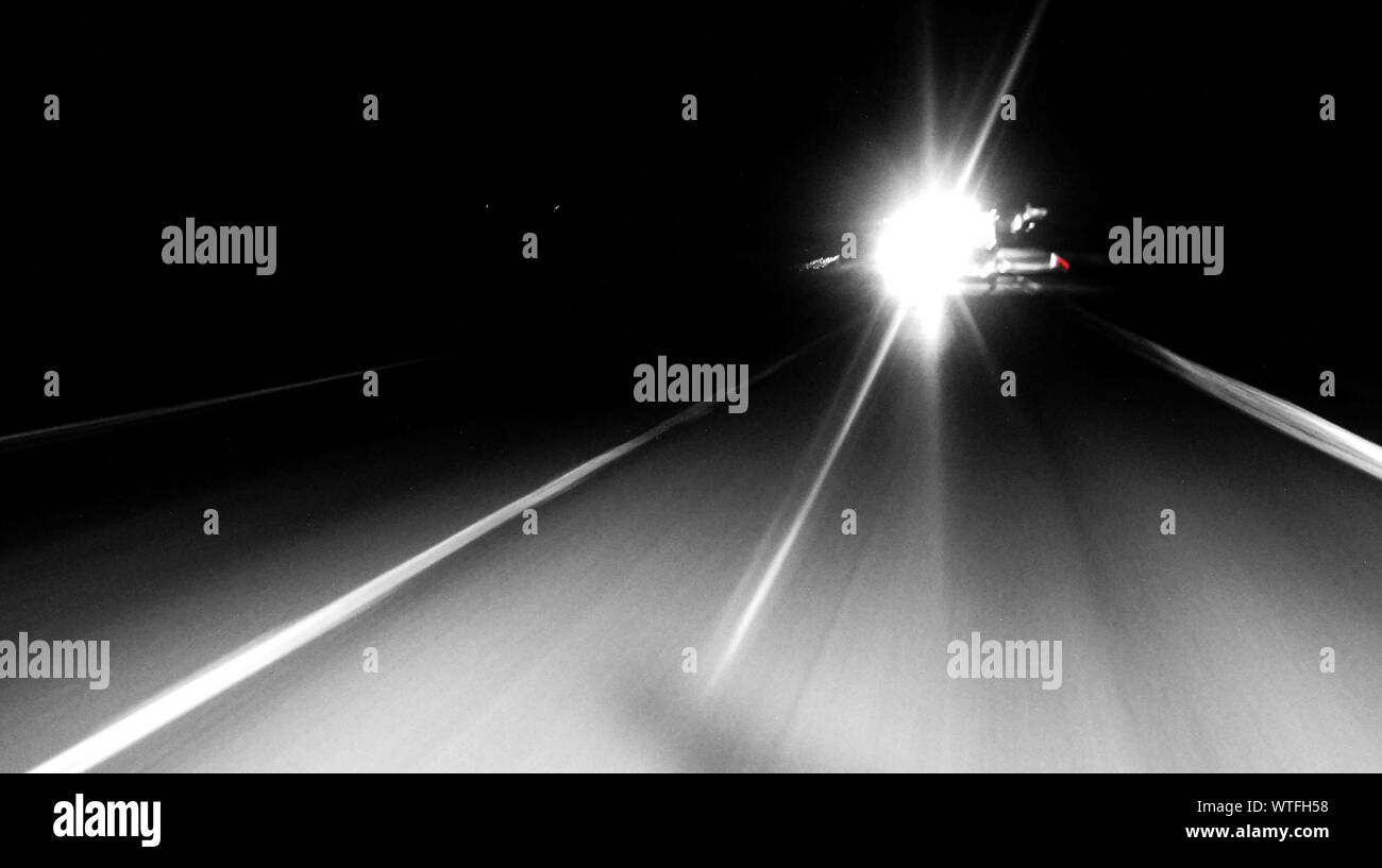 Headlight night car hi-res stock photography and images - Alamy