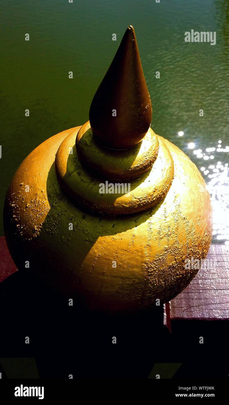 Gold structure hi-res stock photography and images - Alamy