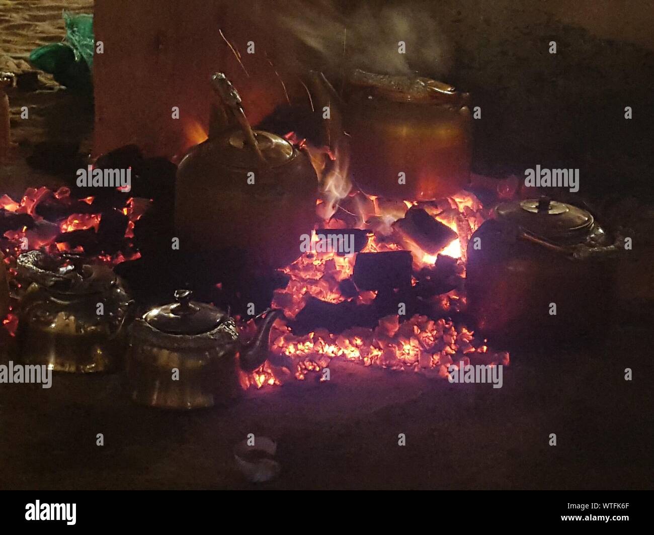 Kettle and fire hi-res stock photography and images - Alamy