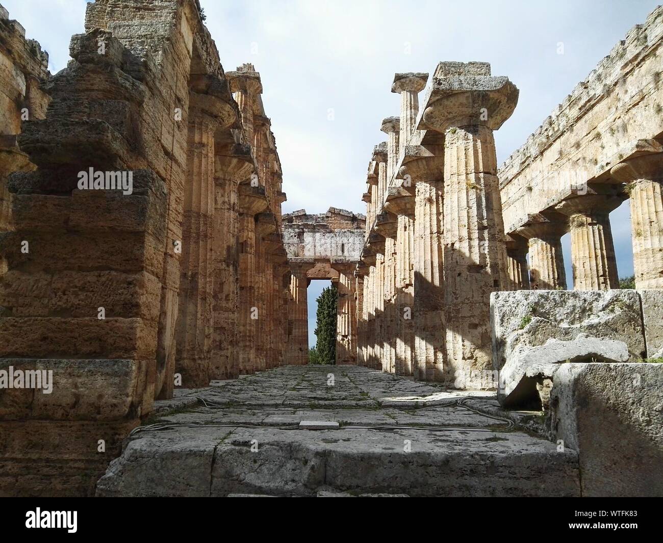 Temple of neptune hi-res stock photography and images - Alamy