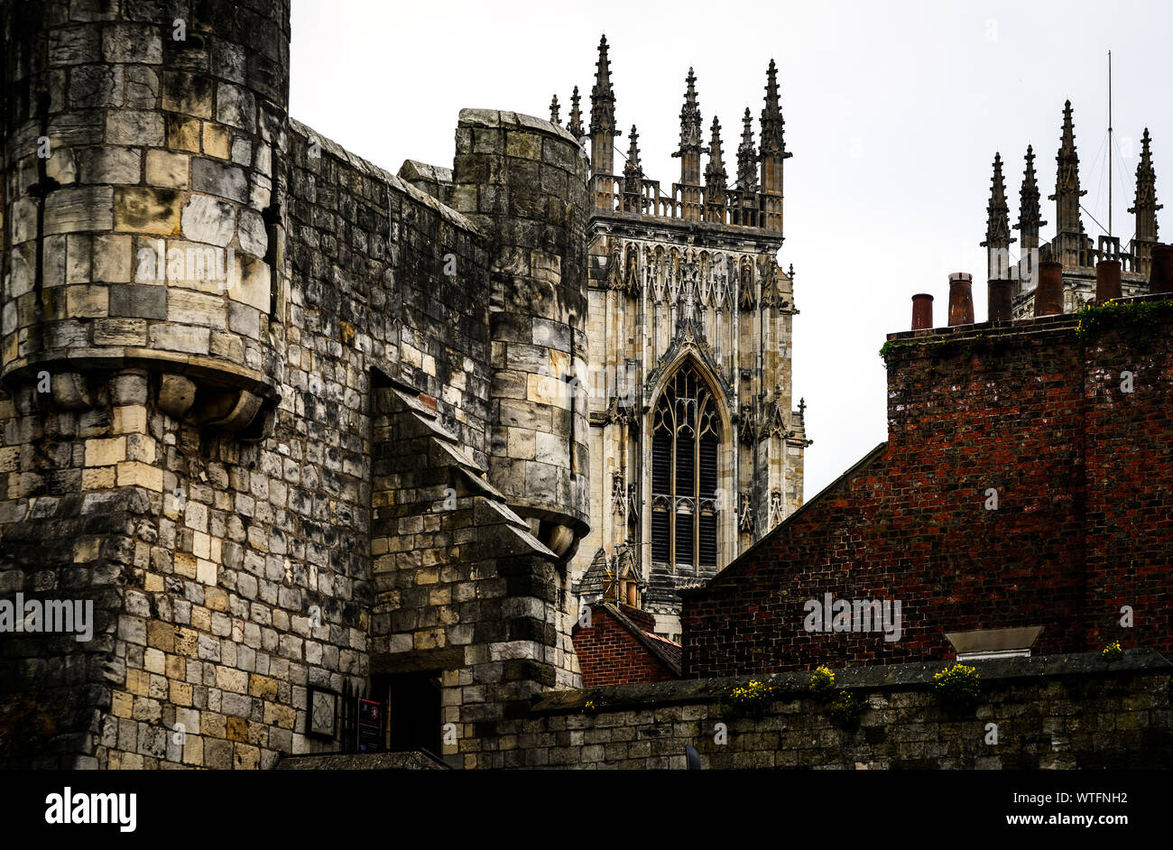 English gothic architecture hi-res stock photography and images - Alamy