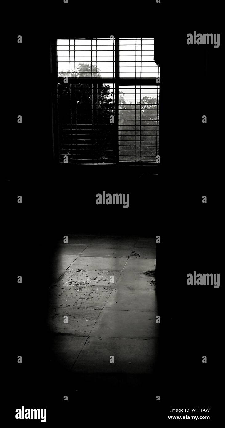 Empty house hi-res stock photography and images - Alamy