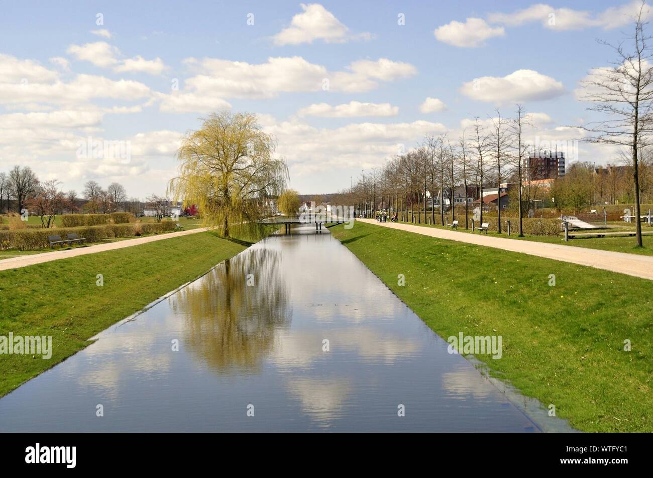 Water canal city hi-res stock photography and images - Alamy