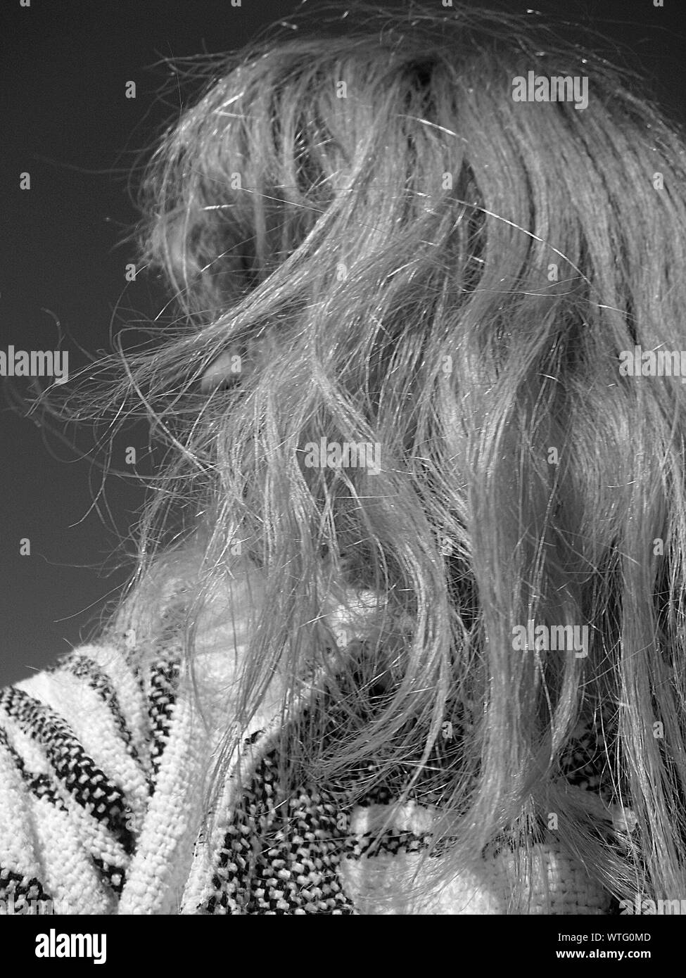 Scarf covering hair hi-res stock photography and images - Alamy