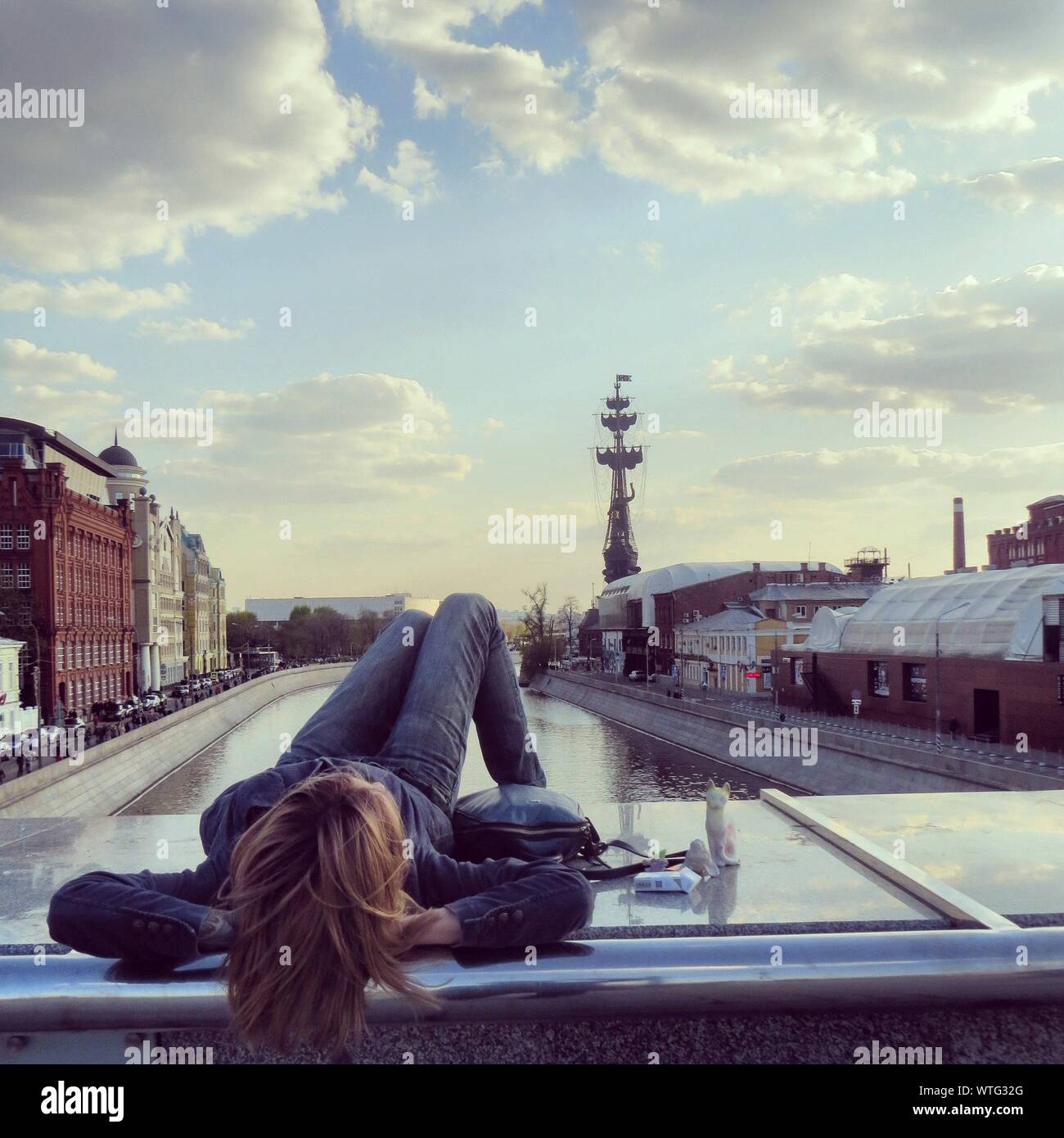 Lying bridge hi-res stock photography and images - Alamy