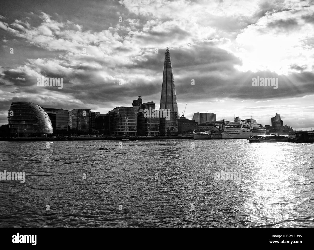London landmarks Black and White Stock Photos & Images - Alamy