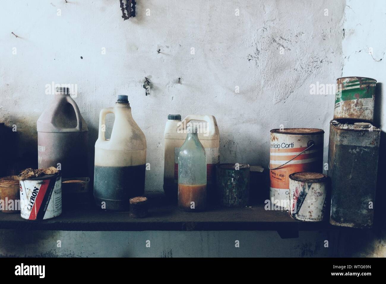 Plastic bottles can cans hi-res stock photography and images - Alamy