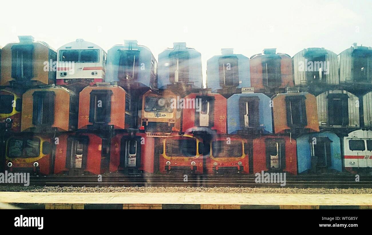 Empty train yard hi-res stock photography and images - Alamy