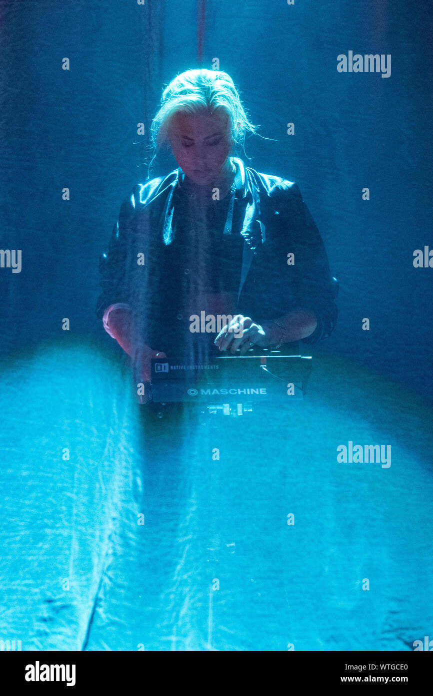 Sarah barthel hi-res stock photography and images - Alamy