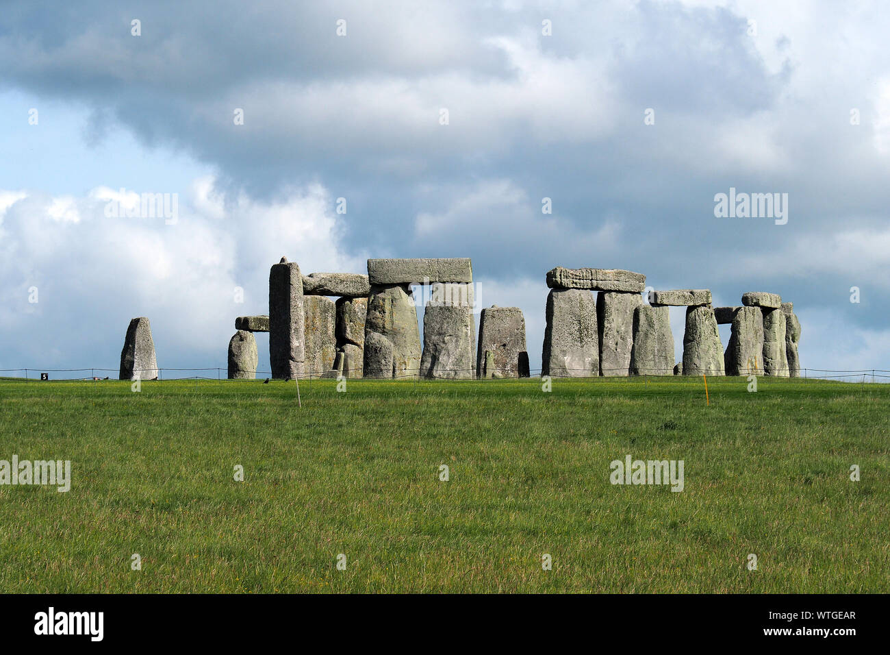 Stonehenge, Neolithic ancient standing stone circle monument, Wilshire ...