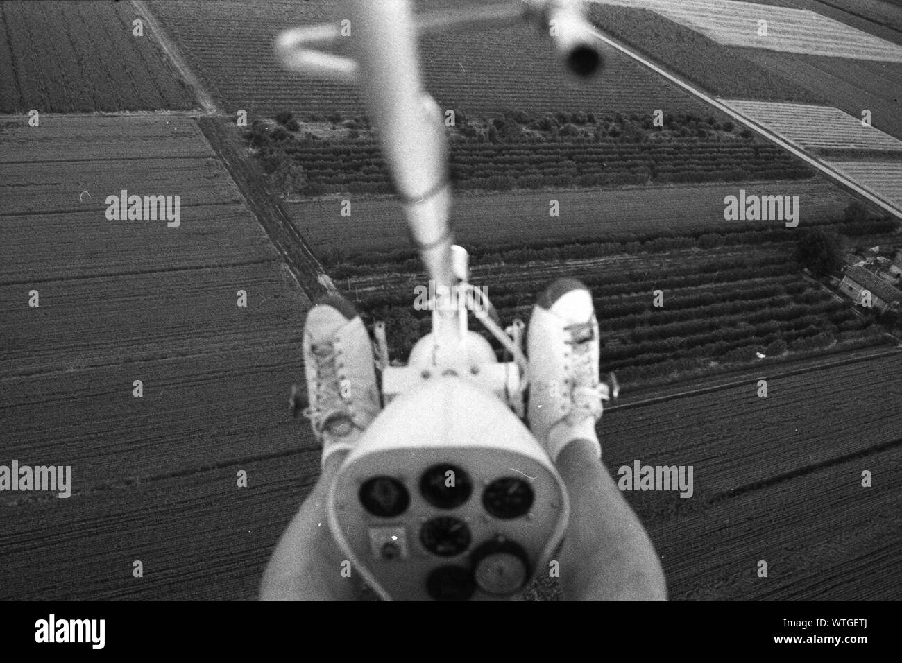 Human hang hi-res stock photography and images - Alamy