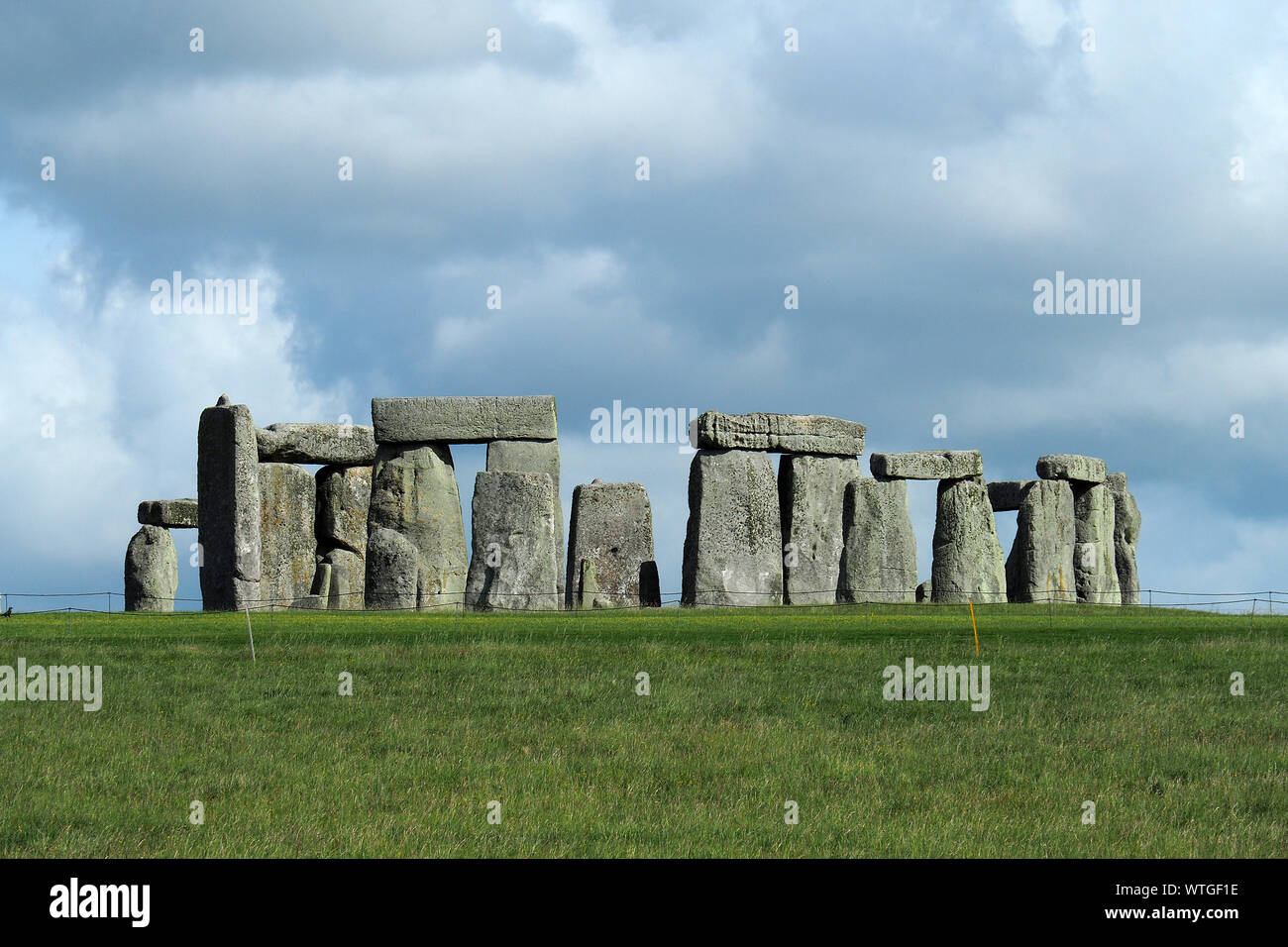 Stonehenge, Neolithic ancient standing stone circle monument, Wilshire ...