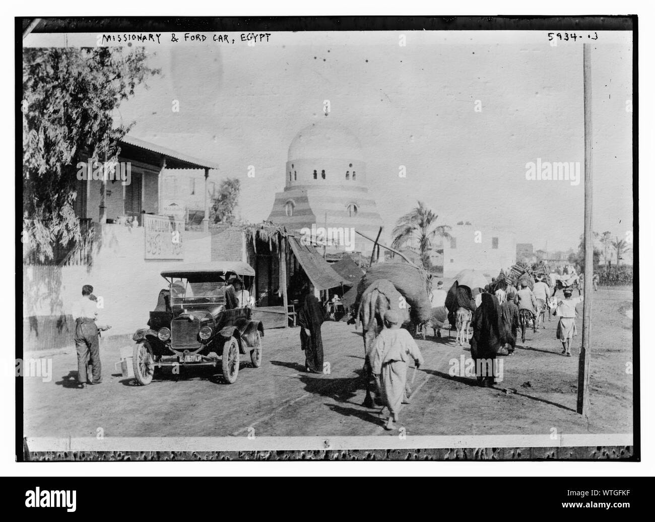 Early car journey Black and White Stock Photos & Images - Alamy