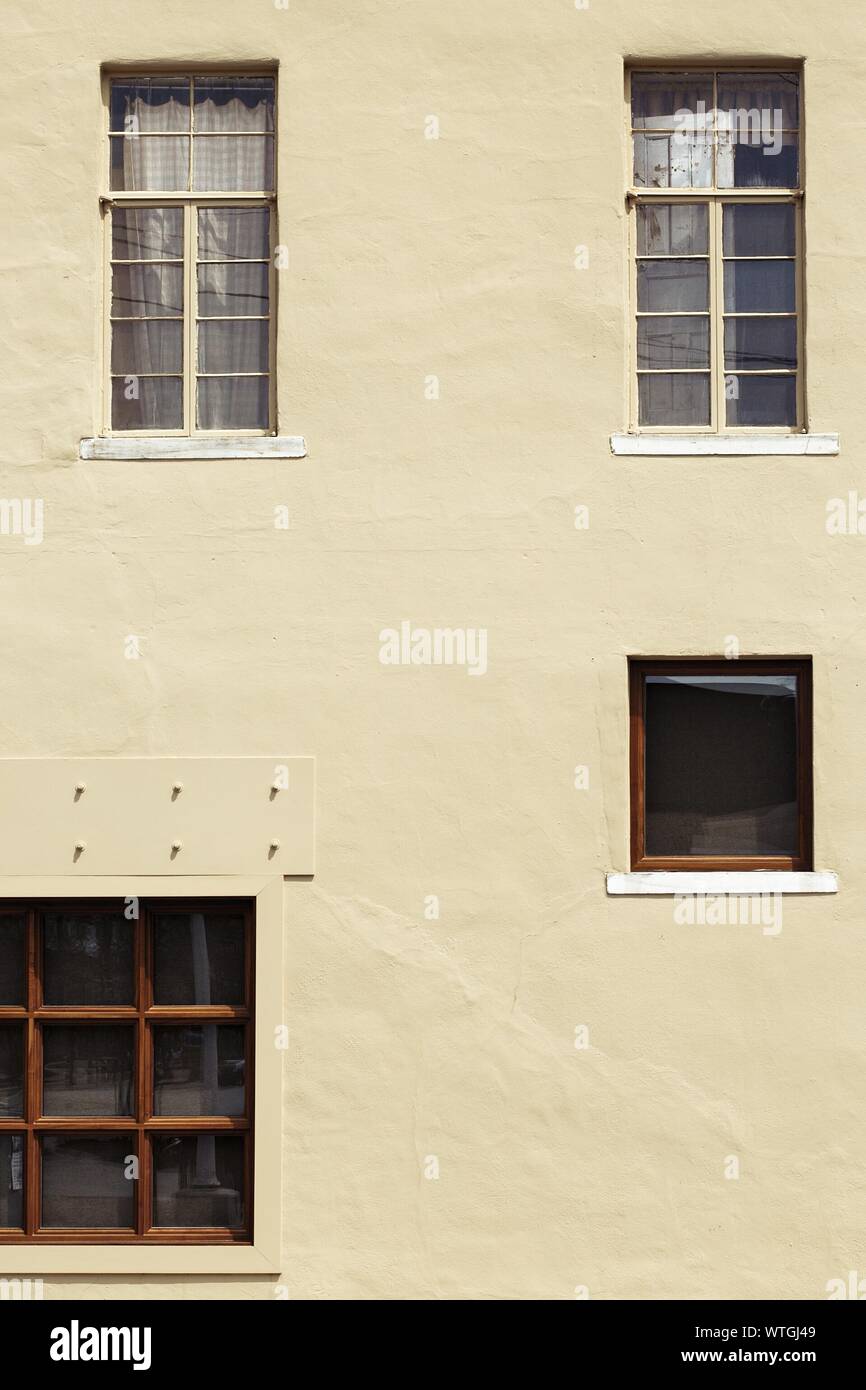 Beige exterior wall hi-res stock photography and images - Alamy