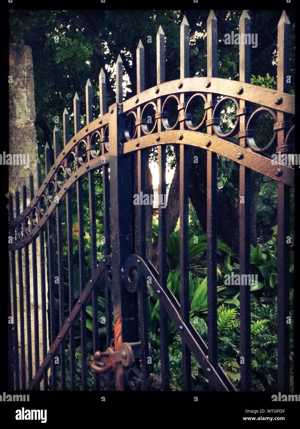 Gate in park hi-res stock photography and images - Alamy