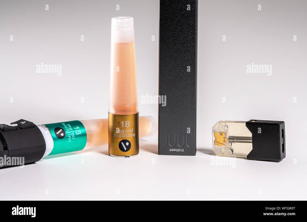Vape kit hi-res stock photography and images - Alamy