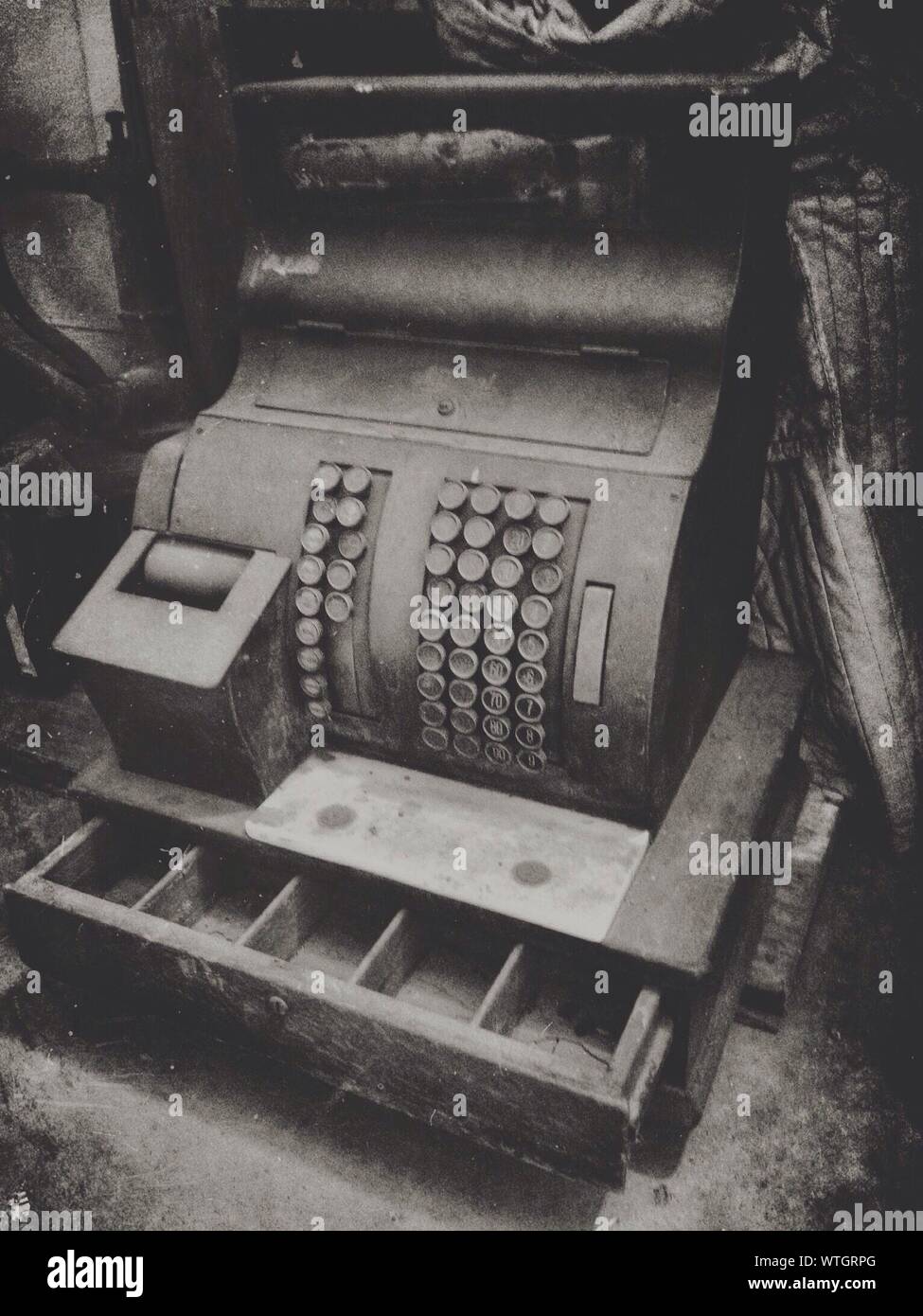 Old cash register hi-res stock photography and images - Alamy